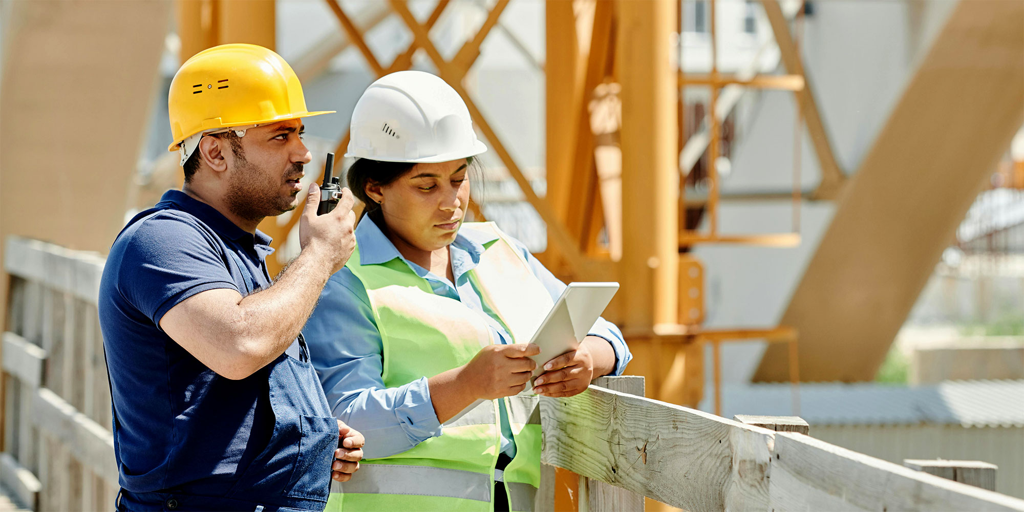 Building Smart: How Team Communication in Construction Minimizes Risks